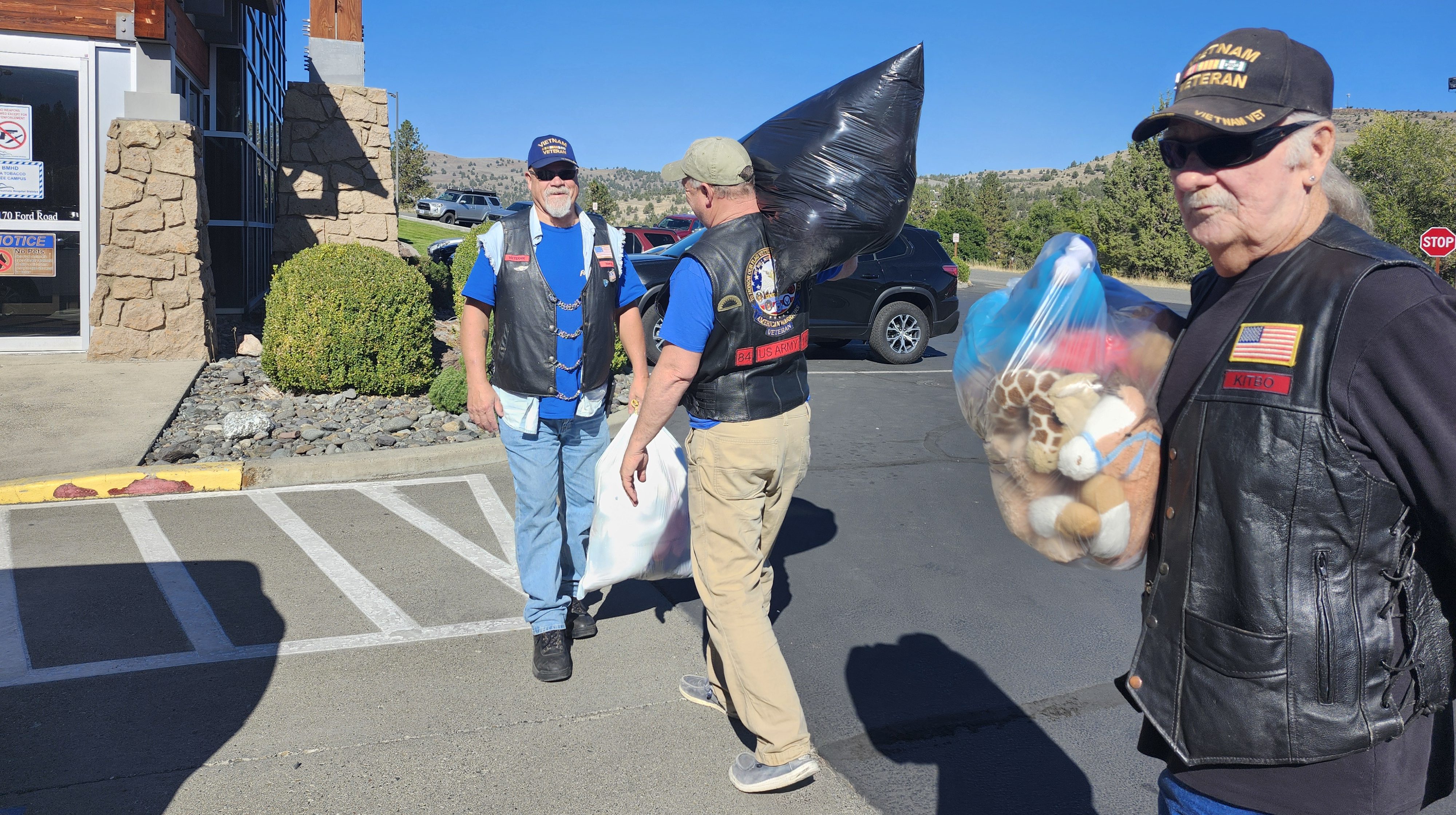 Teddy Bear Drop collects stuffed animals for Grant County youth | Blue Mountain Eagle