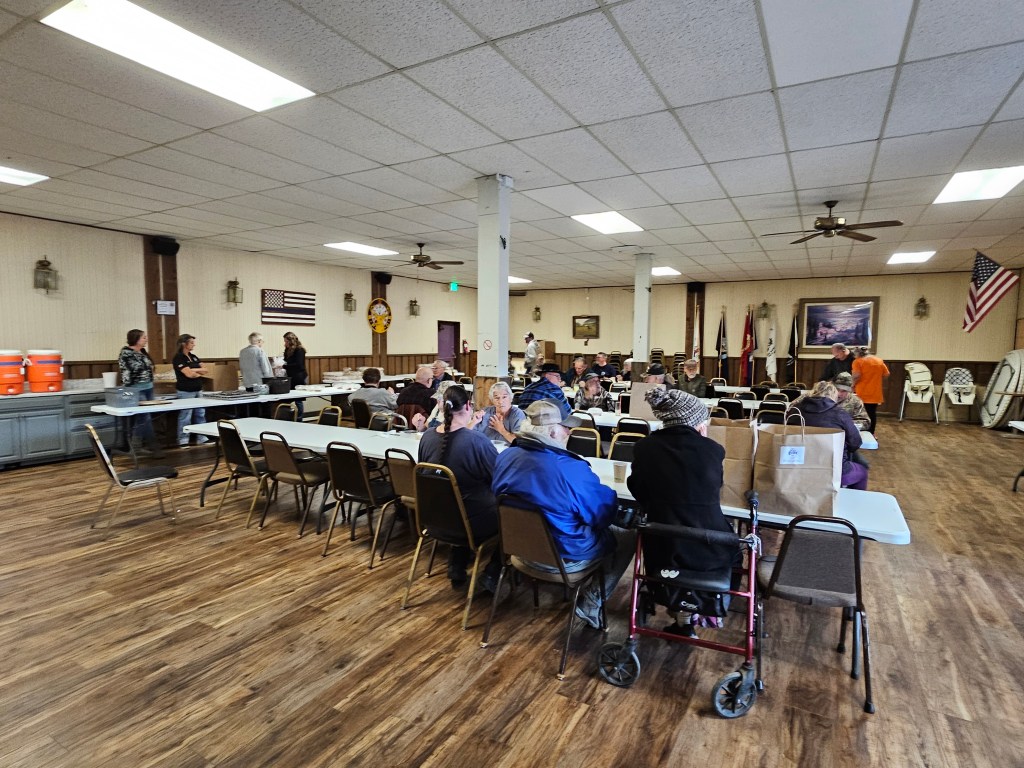 John Day Elks serve 300 Thanksgiving dinners | Blue Mountain Eagle