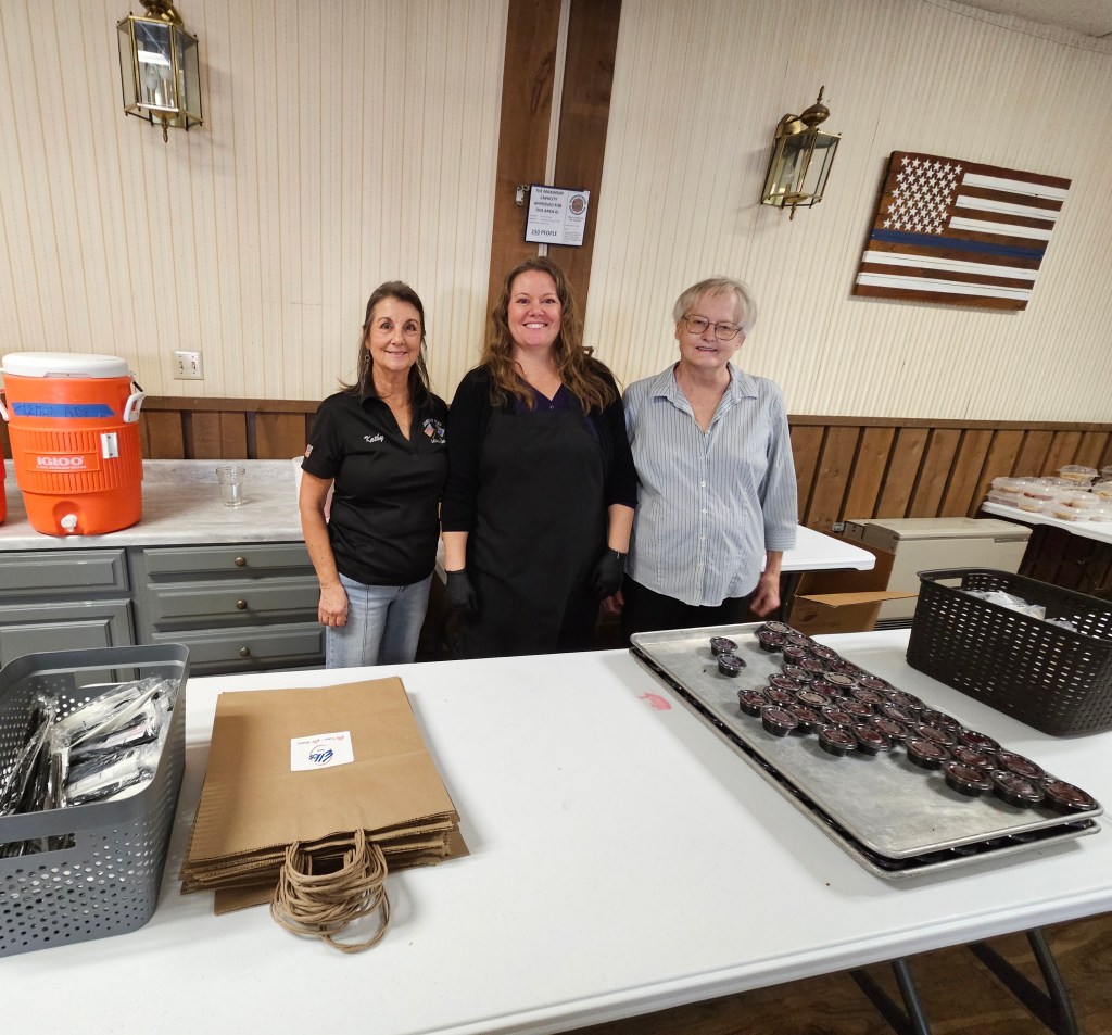 John Day Elks serve 300 Thanksgiving dinners | Blue Mountain Eagle